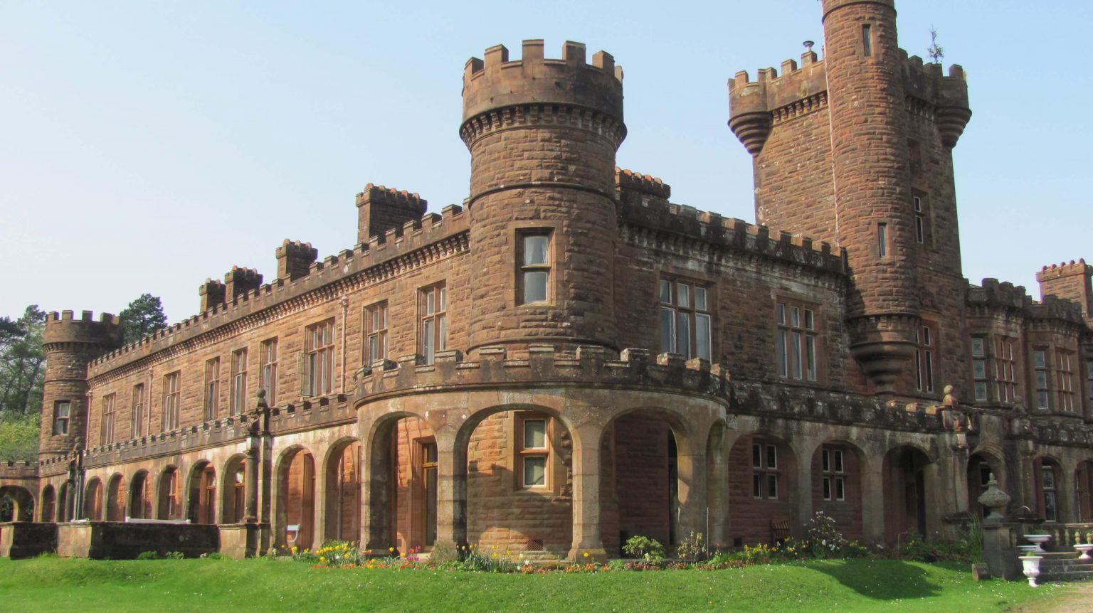 Kinloch Castle – Welcome to the Isle of Rum